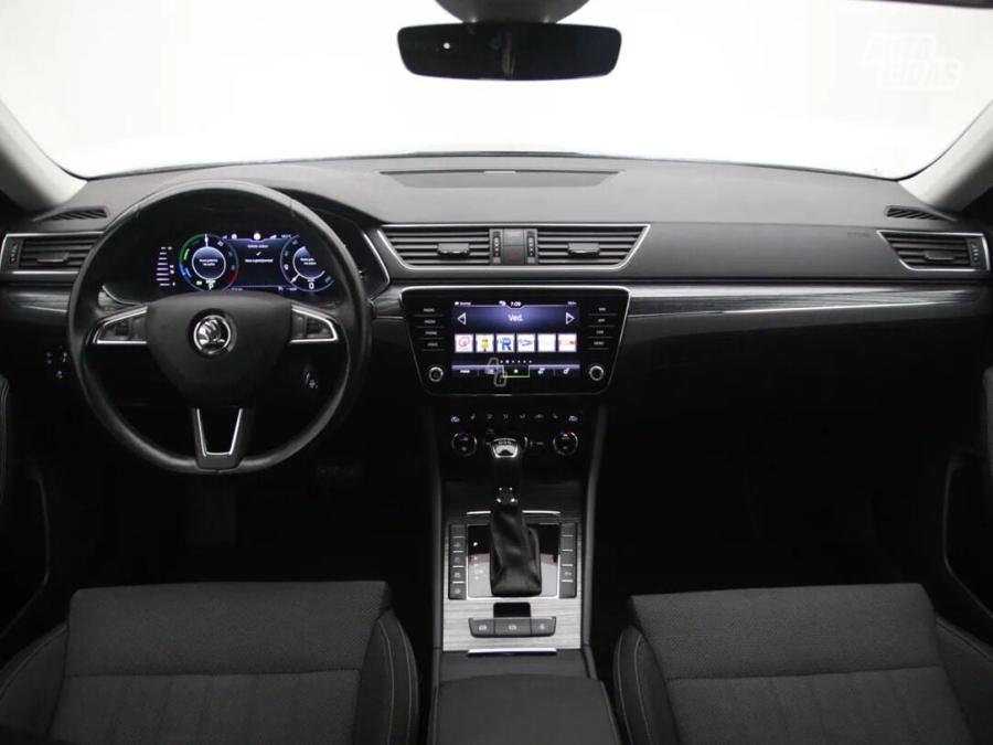 Zils Skoda SuperB 2020 Viļņa, ar dzinēja tilpumu 1.40 L un nobraukumu 130 tūkst. km par 18399 €, foto 3 vietnē AUTOMOTO.COM.LV