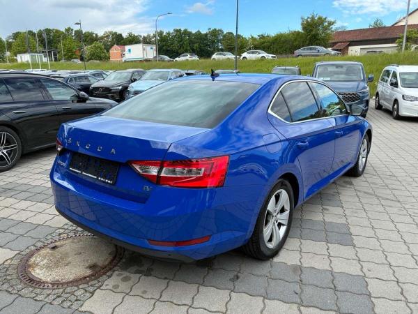 Zils Skoda SuperB 2022 Viļņa, ar dzinēja tilpumu 0.00 L un nobraukumu 112 tūkst. km par 20100 €, foto 6 vietnē AUTOMOTO.COM.LV
