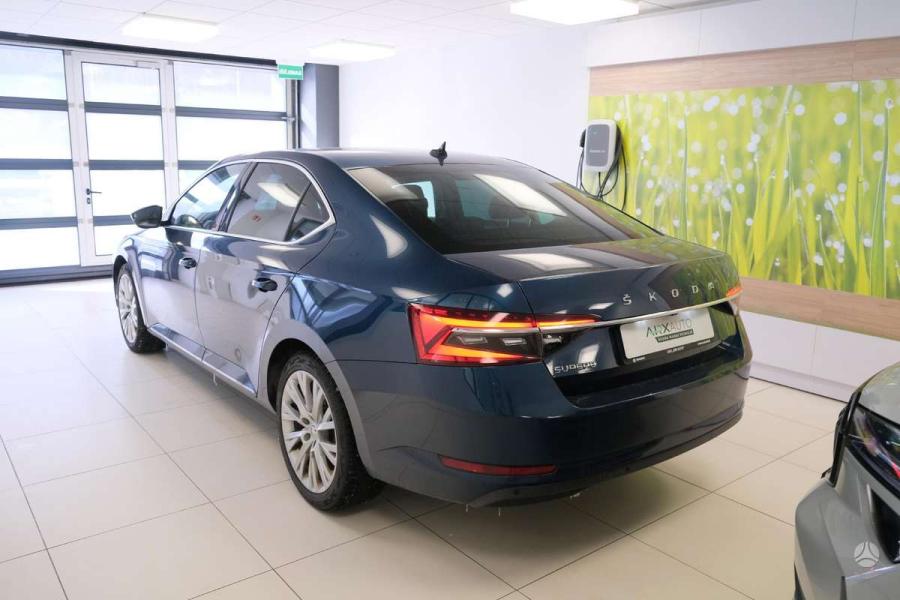 Zils Skoda SuperB 2023 Viļņa, ar dzinēja tilpumu 1.50 L un nobraukumu 57 tūkst. km par 27200 €, foto 4 vietnē AUTOMOTO.COM.LV