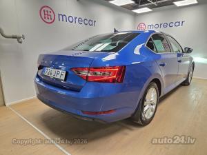 Zils Skoda SuperB 2023 Tallina, ar dzinēja tilpumu 1.50 L un nobraukumu 60 tūkst. km par 22900 €, foto 7 vietnē AUTOMOTO.COM.LV