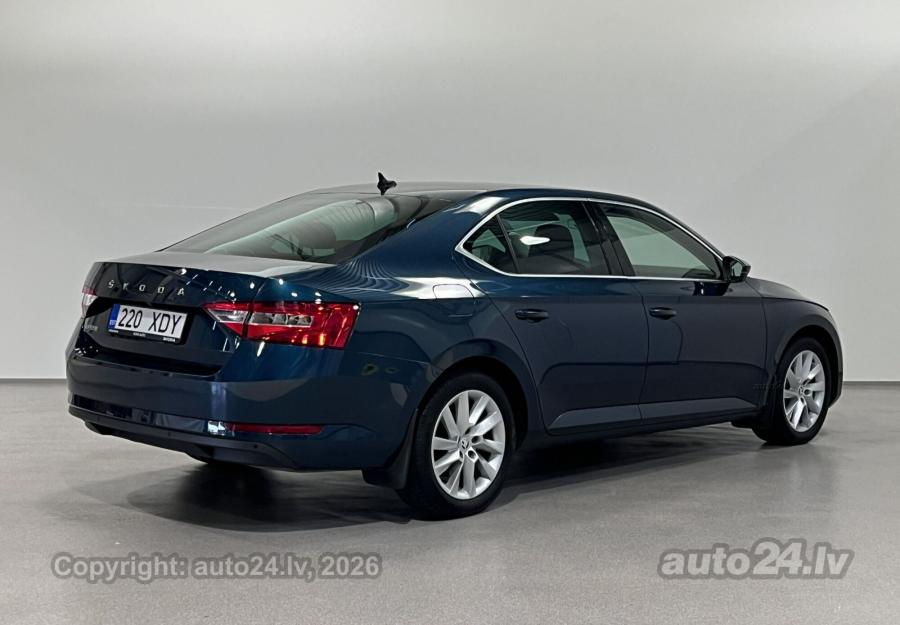 Zils Skoda SuperB 2023 Tallina, ar dzinēja tilpumu 2.00 L un nobraukumu 146 tūkst. km par 18900 €, foto 3 vietnē AUTOMOTO.COM.LV