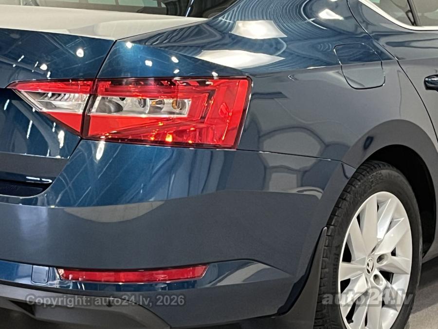 Zils Skoda SuperB 2023 Tallina, ar dzinēja tilpumu 2.00 L un nobraukumu 146 tūkst. km par 18900 €, foto 21 vietnē AUTOMOTO.COM.LV
