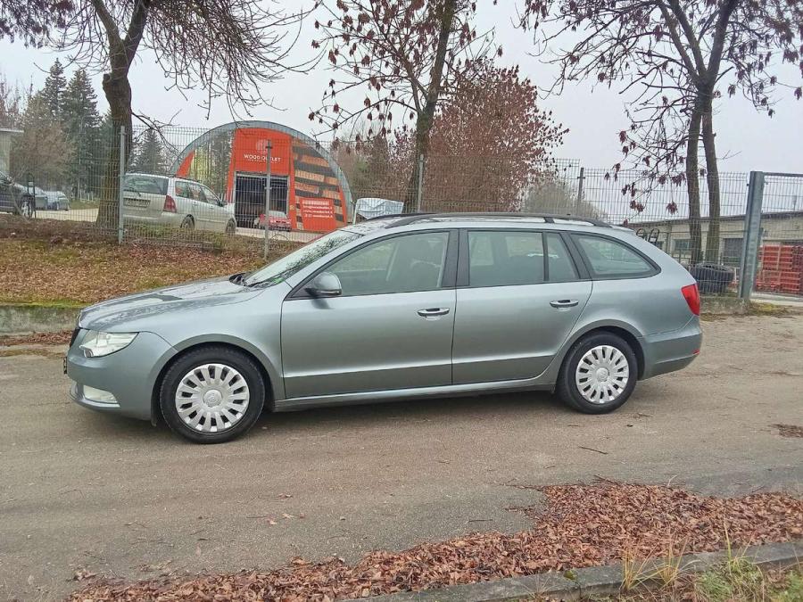 Blue Skoda SuperB 2011 in Alytus, with an engine capacity of 1.60 L and mileage of 300 thousand km for 3900 €, photo 2 on AUTOMOTO.COM.LV