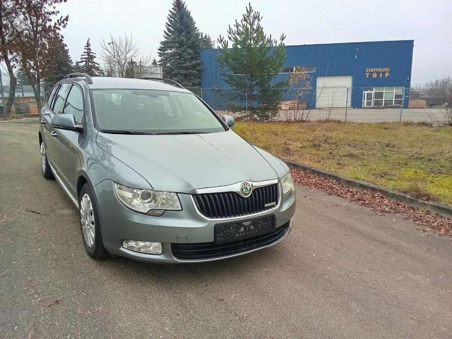 Blue Skoda SuperB 2011 in Alytus, with an engine capacity of 1.60 L and mileage of 300 thousand km for 3900 €, photo 4 on AUTOMOTO.COM.LV
