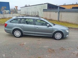 Blue Skoda SuperB 2011 in Alytus, with an engine capacity of 1.60 L and mileage of 300 thousand km for 3900 €, photo 13 on AUTOMOTO.COM.LV