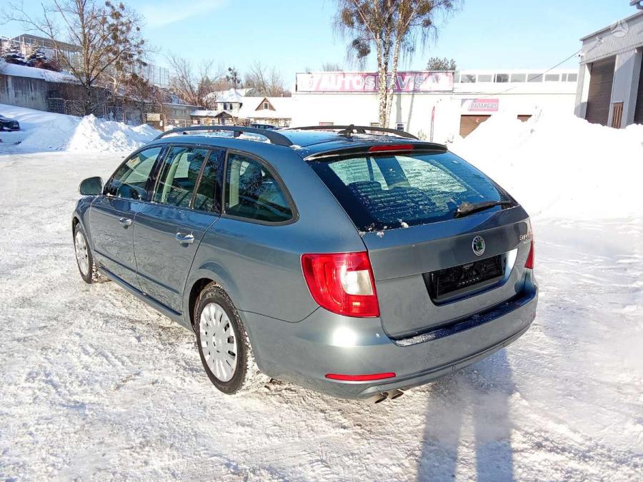 Zils Skoda SuperB 2011 Alīta, ar dzinēja tilpumu 1.60 L un nobraukumu 300 tūkst. km par 3800 €, foto 2 vietnē AUTOMOTO.COM.LV