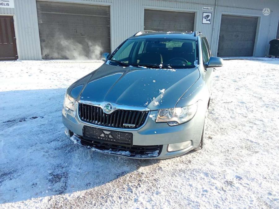 Zils Skoda SuperB 2011 Alīta, ar dzinēja tilpumu 1.60 L un nobraukumu 300 tūkst. km par 3800 €, foto 4 vietnē AUTOMOTO.COM.LV