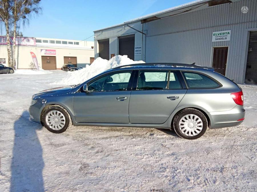Zils Skoda SuperB 2011 Alīta, ar dzinēja tilpumu 1.60 L un nobraukumu 300 tūkst. km par 3800 €, foto 7 vietnē AUTOMOTO.COM.LV