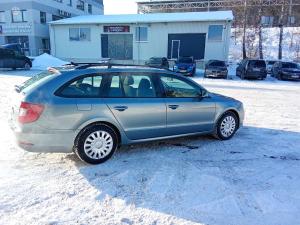 Zils Skoda SuperB 2011 Alīta, ar dzinēja tilpumu 1.60 L un nobraukumu 300 tūkst. km par 3800 €, foto 11 vietnē AUTOMOTO.COM.LV