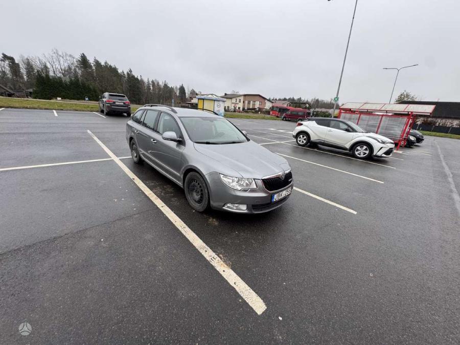 Blue Skoda SuperB 2011 in Vilnius, with an engine capacity of 1.60 L and mileage of 224 thousand km for 4400 €, photo 1 on AUTOMOTO.COM.LV