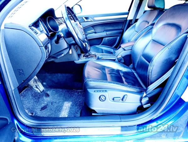 Blue Skoda SuperB 2011 in Tallinn, with an engine capacity of 2.00 L and mileage of 342 thousand km for 4990 €, photo 8 on AUTOMOTO.COM.LV