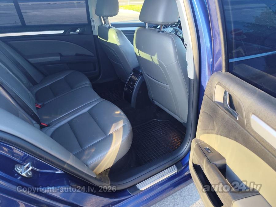 Blue Skoda SuperB 2011 in Tallinn, with an engine capacity of 2.00 L and mileage of 340 thousand km for 4800 €, photo 16 on AUTOMOTO.COM.LV