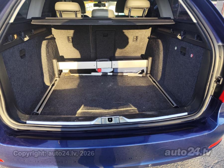Blue Skoda SuperB 2011 in Tallinn, with an engine capacity of 2.00 L and mileage of 340 thousand km for 4800 €, photo 18 on AUTOMOTO.COM.LV