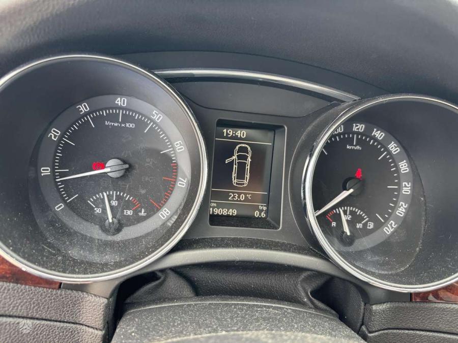 Zils Skoda SuperB 2011 Utena, ar dzinēja tilpumu 1.80 L un nobraukumu 191 tūkst. km par 4300 €, foto 15 vietnē AUTOMOTO.COM.LV