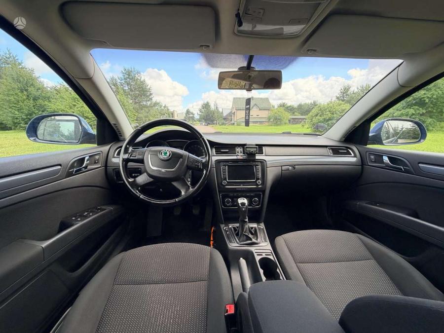 Zils Skoda SuperB 2011 Viļņa, ar dzinēja tilpumu 1.60 L un nobraukumu 300 tūkst. km par 2950 €, foto 6 vietnē AUTOMOTO.COM.LV