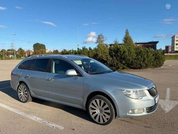 Blue Skoda SuperB 2011 in Siauliai, with an engine capacity of 1.97 L and mileage of 430 thousand km for 4800 €, photo 6 on AUTOMOTO.COM.LV