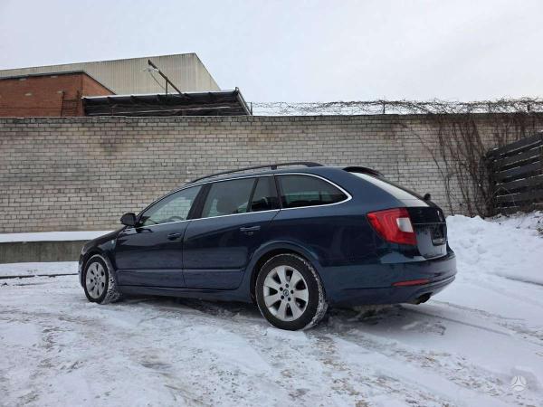 Blue Skoda SuperB 2012 in Vilnius, with an engine capacity of 1.60 L and mileage of 320 thousand km for 4200 €, photo 4 on AUTOMOTO.COM.LV
