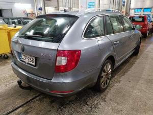 Blue Skoda SuperB 2012 in Kaunas, with an engine capacity of 1.97 L and mileage of 420 thousand km for 1499 €, photo 3 on AUTOMOTO.COM.LV