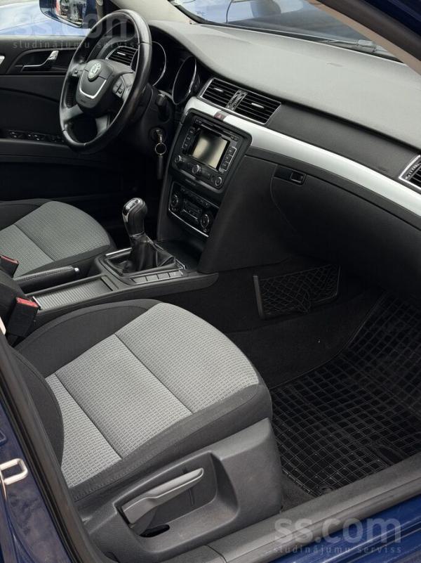 Blue Skoda SuperB 2012 in Riga, with an engine capacity of 2.00 L and mileage of 362 thousand km for 4980 €, photo 8 on AUTOMOTO.COM.LV