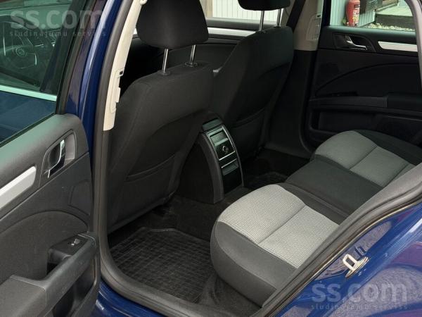 Blue Skoda SuperB 2012 in Riga, with an engine capacity of 2.00 L and mileage of 362 thousand km for 4980 €, photo 9 on AUTOMOTO.COM.LV