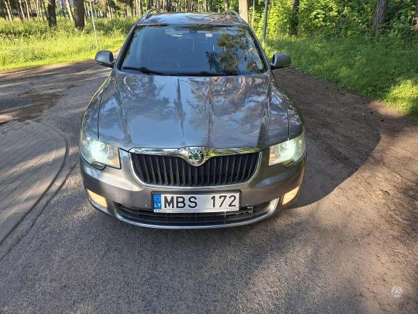 Blue Skoda SuperB 2012 in Ukmerge, with an engine capacity of 2.00 L and mileage of 350 thousand km for 4350 €, photo 3 on AUTOMOTO.COM.LV