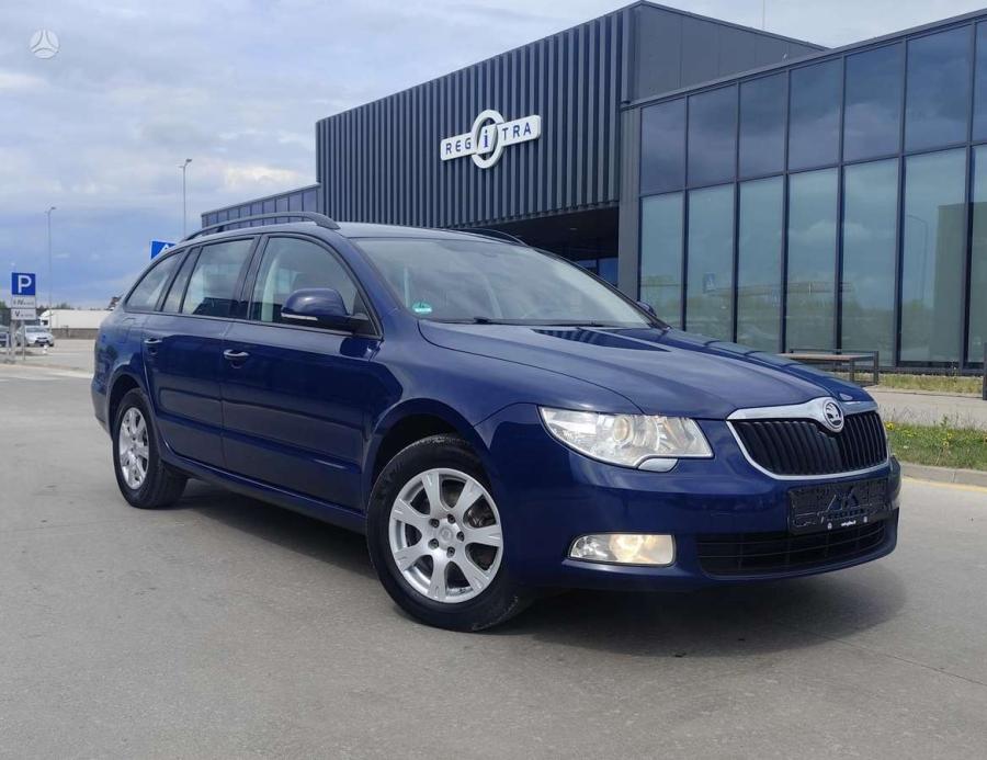 Blue Skoda SuperB 2012 in Siauliai, with an engine capacity of 1.97 L and mileage of 274 thousand km for 4250 €, photo 1 on AUTOMOTO.COM.LV