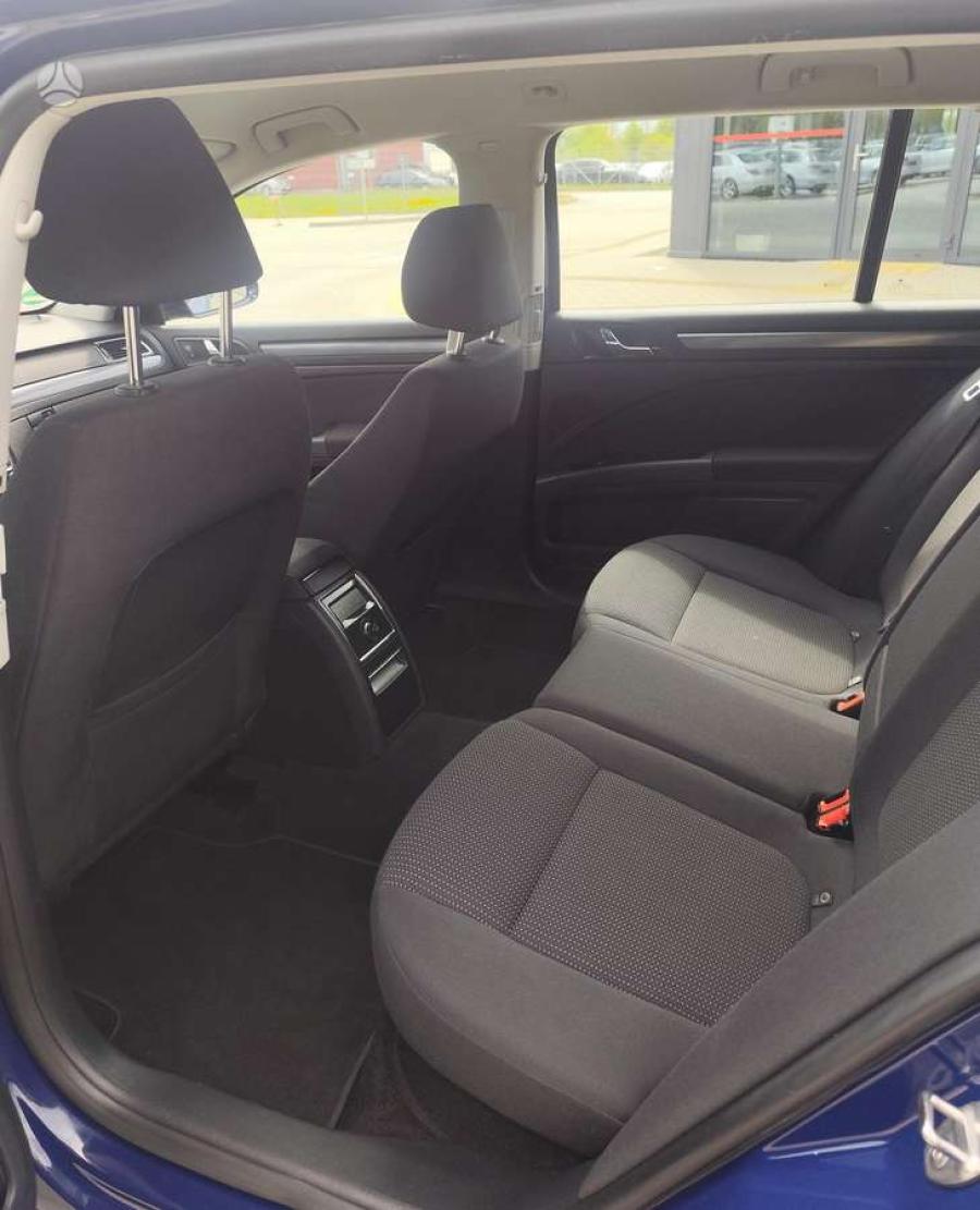 Blue Skoda SuperB 2012 in Siauliai, with an engine capacity of 1.97 L and mileage of 274 thousand km for 4250 €, photo 10 on AUTOMOTO.COM.LV