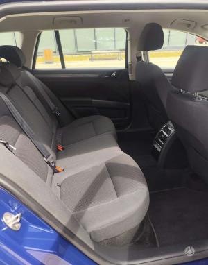 Blue Skoda SuperB 2012 in Siauliai, with an engine capacity of 1.97 L and mileage of 274 thousand km for 4250 €, photo 11 on AUTOMOTO.COM.LV