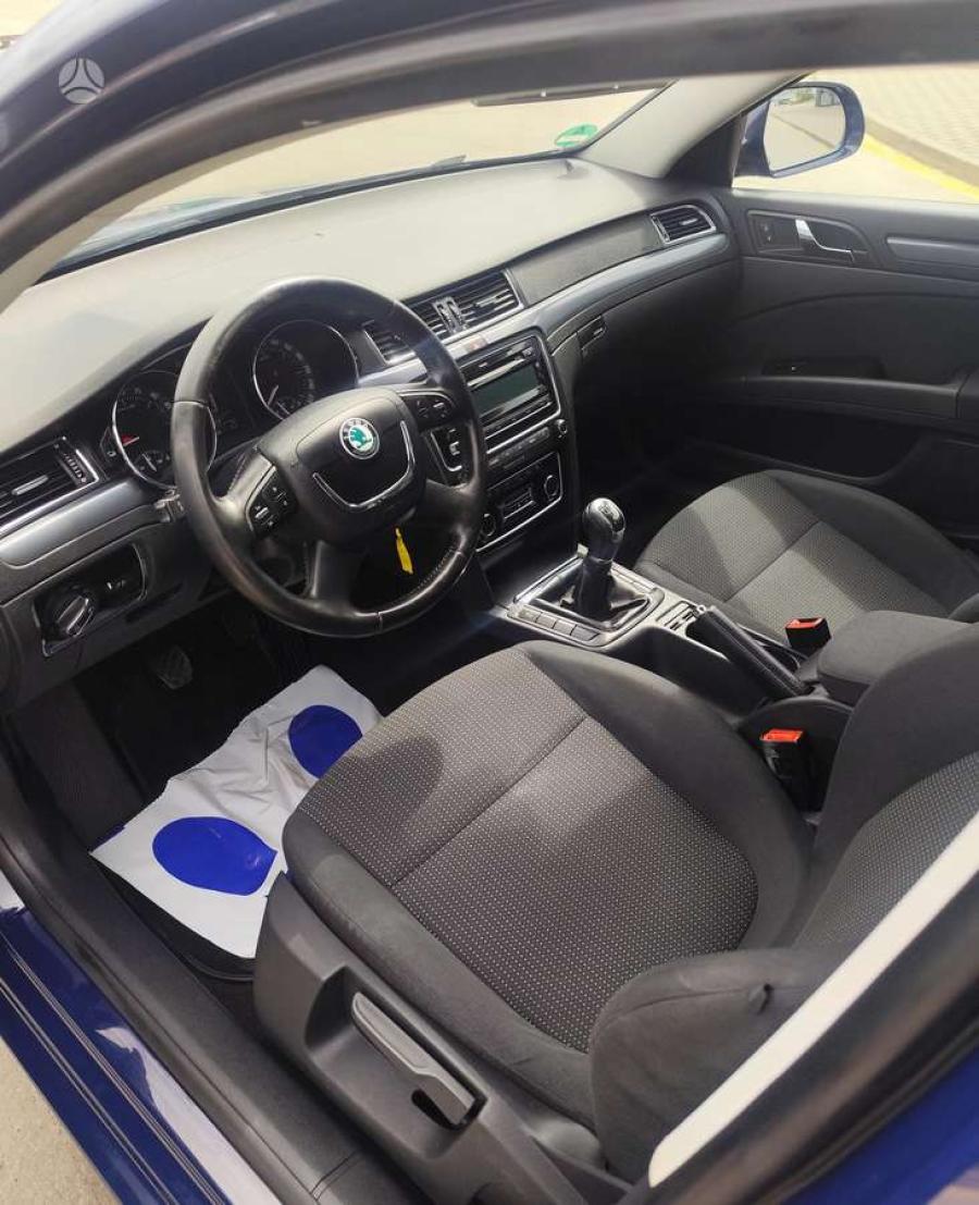 Blue Skoda SuperB 2012 in Siauliai, with an engine capacity of 1.97 L and mileage of 274 thousand km for 4250 €, photo 13 on AUTOMOTO.COM.LV