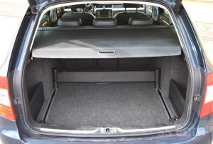Blue Skoda SuperB 2014 in Talsi, with an engine capacity of 2.00 L and mileage of 335 thousand km for 6300 €, photo 10 on AUTOMOTO.COM.LV