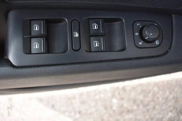 Zils Skoda SuperB 2014 Talsi, ar dzinēja tilpumu 2.00 L un nobraukumu 335 tūkst. km par 6300 €, foto 10 vietnē AUTOMOTO.COM.LV