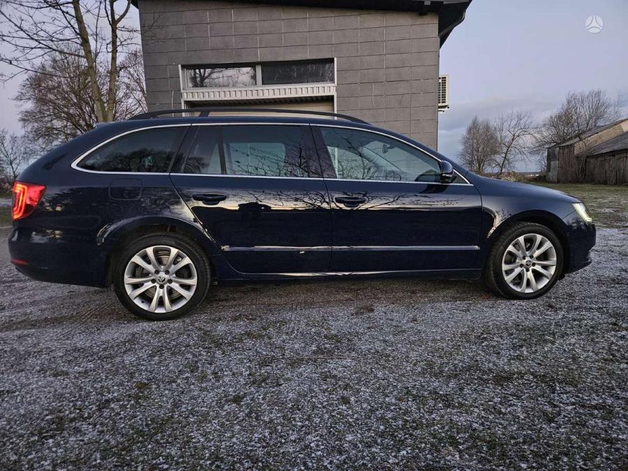 Blue Skoda SuperB 2015 in Radviliskis, with an engine capacity of 1.97 L and mileage of 300 thousand km for 6600 €, photo 10 on AUTOMOTO.COM.LV
