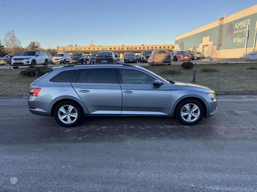 Blue Skoda SuperB 2016 in Ukmerge, with an engine capacity of 1.60 L and mileage of 334 thousand km for 8150 €, photo 4 on AUTOMOTO.COM.LV