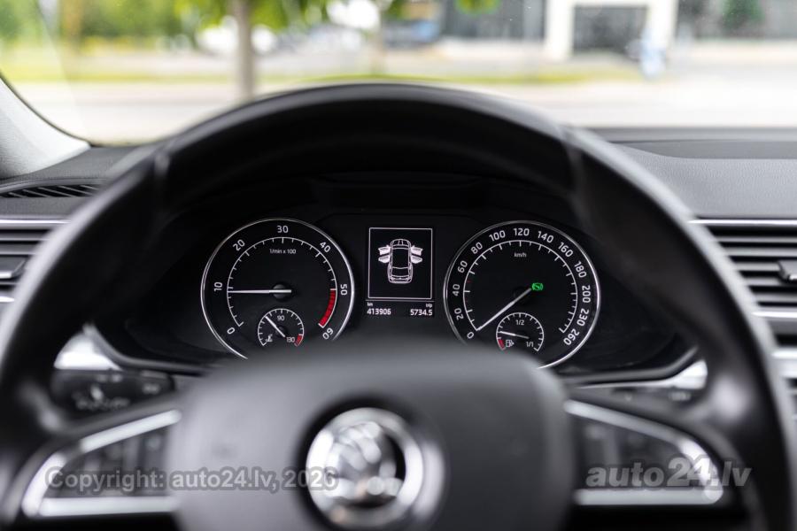 Zils Skoda SuperB 2016 Tallina, ar dzinēja tilpumu 2.00 L un nobraukumu 398 tūkst. km par 7490 €, foto 13 vietnē AUTOMOTO.COM.LV