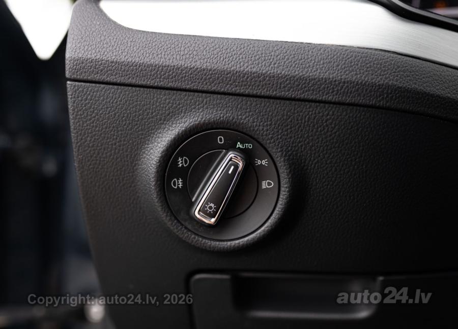 Zils Skoda SuperB 2016 Tallina, ar dzinēja tilpumu 2.00 L un nobraukumu 398 tūkst. km par 7490 €, foto 14 vietnē AUTOMOTO.COM.LV