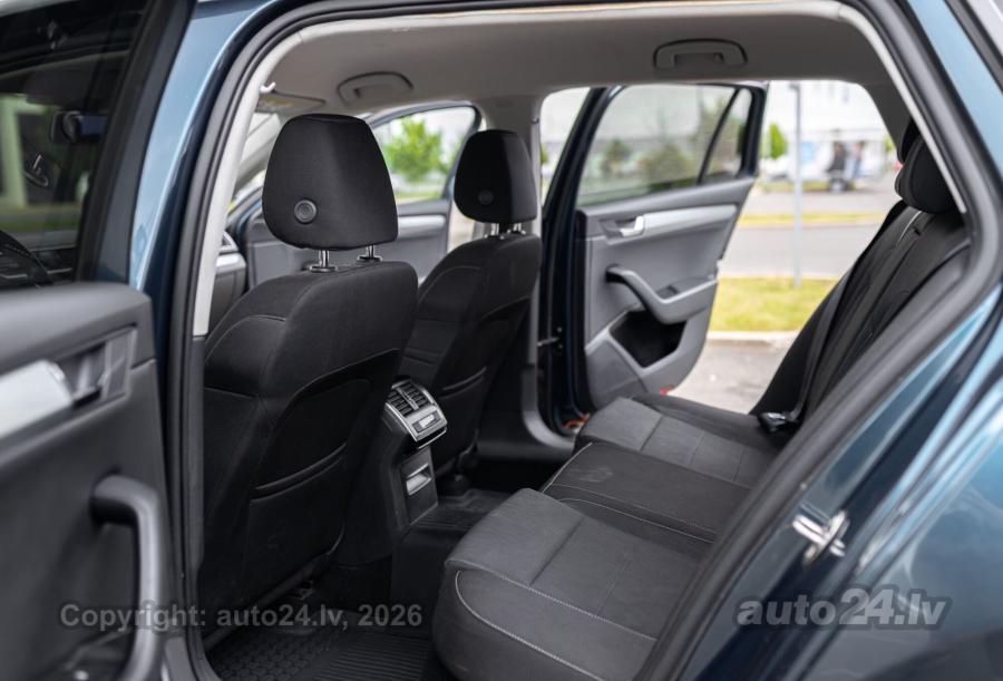 Zils Skoda SuperB 2016 Tallina, ar dzinēja tilpumu 2.00 L un nobraukumu 398 tūkst. km par 7490 €, foto 18 vietnē AUTOMOTO.COM.LV