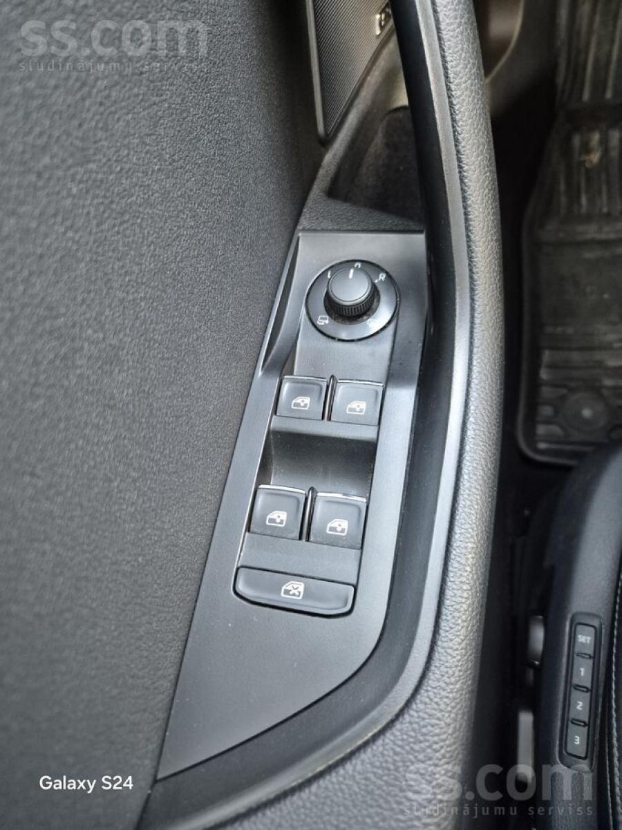 Zils Skoda SuperB 2017 Rīga, ar dzinēja tilpumu 2.00 L un nobraukumu 228 tūkst. km par 12800 €, foto 17 vietnē AUTOMOTO.COM.LV