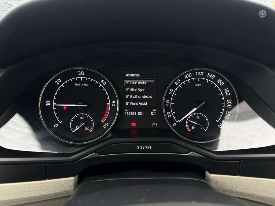 Zils Skoda SuperB 2017 Šauļi, ar dzinēja tilpumu 1.97 L un nobraukumu 139 tūkst. km par 13500 €, foto 22 vietnē AUTOMOTO.COM.LV