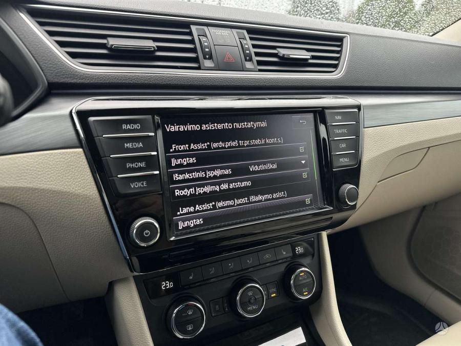Zils Skoda SuperB 2017 Šauļi, ar dzinēja tilpumu 1.97 L un nobraukumu 139 tūkst. km par 13500 €, foto 30 vietnē AUTOMOTO.COM.LV