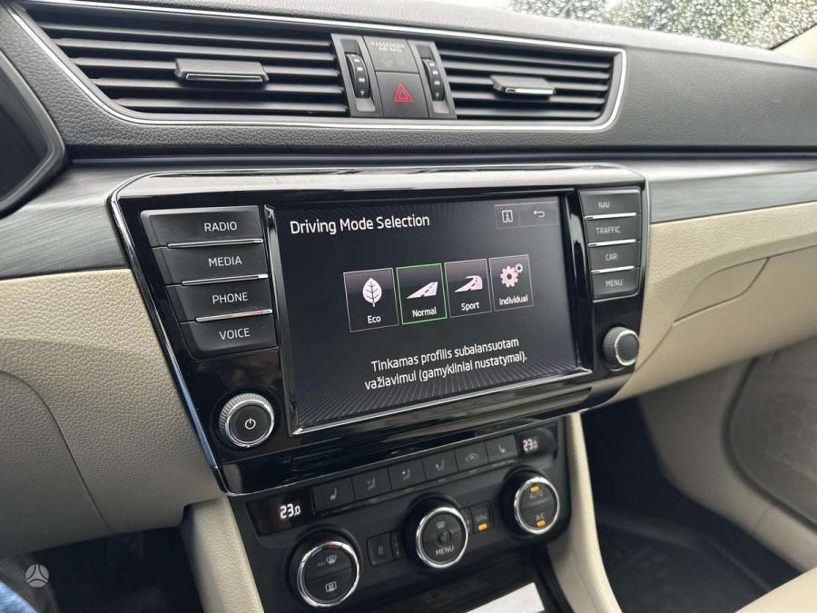 Zils Skoda SuperB 2017 Šauļi, ar dzinēja tilpumu 1.97 L un nobraukumu 139 tūkst. km par 13500 €, foto 33 vietnē AUTOMOTO.COM.LV
