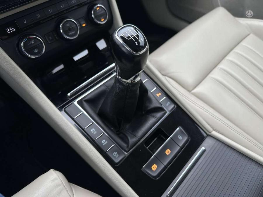 Zils Skoda SuperB 2017 Šauļi, ar dzinēja tilpumu 1.97 L un nobraukumu 139 tūkst. km par 13500 €, foto 38 vietnē AUTOMOTO.COM.LV