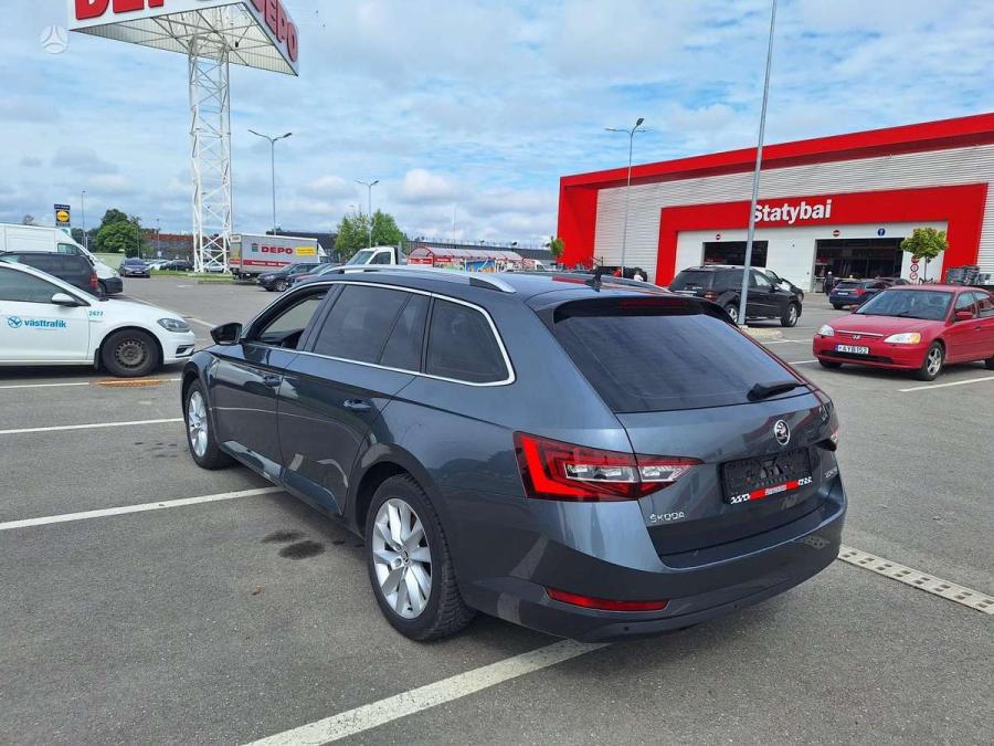 Zils Skoda SuperB 2017 Kauņa, ar dzinēja tilpumu 1.60 L un nobraukumu 237 tūkst. km par 11700 €, foto 12 vietnē AUTOMOTO.COM.LV