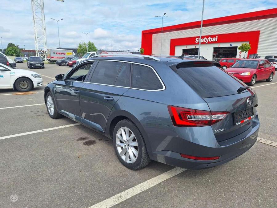 Zils Skoda SuperB 2017 Kauņa, ar dzinēja tilpumu 1.60 L un nobraukumu 237 tūkst. km par 11700 €, foto 13 vietnē AUTOMOTO.COM.LV