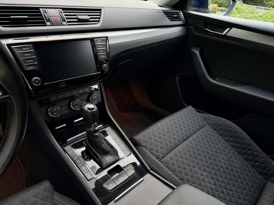 Blue Skoda SuperB 2017 in Vilnius, with an engine capacity of 1.97 L and mileage of 228 thousand km for 10800 €, photo 8 on AUTOMOTO.COM.LV