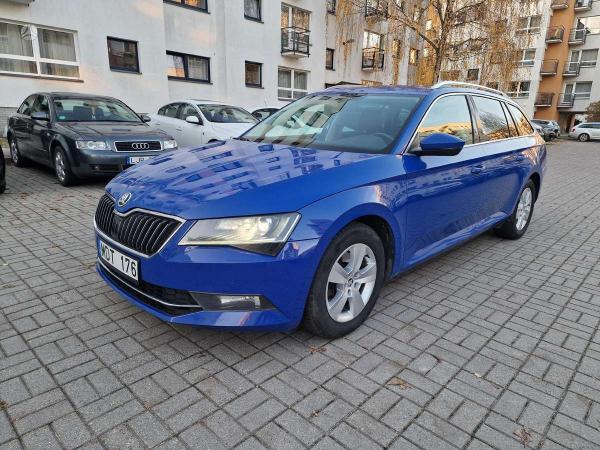 Blue Skoda SuperB 2018 in Vilnius, with an engine capacity of 1.60 L and mileage of 286 thousand km for 8450 €, photo 3 on AUTOMOTO.COM.LV