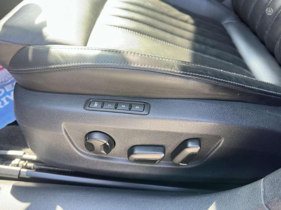 Blue Skoda SuperB 2018 in Siauliai, with an engine capacity of 1.60 L and mileage of 234 thousand km for 11200 €, photo 33 on AUTOMOTO.COM.LV