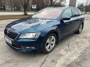 Zils Skoda SuperB 2019 Tallina, ar dzinēja tilpumu 1.50 L un nobraukumu 62 tūkst. km par 18800 €, foto  vietnē AUTOMOTO.COM.LV