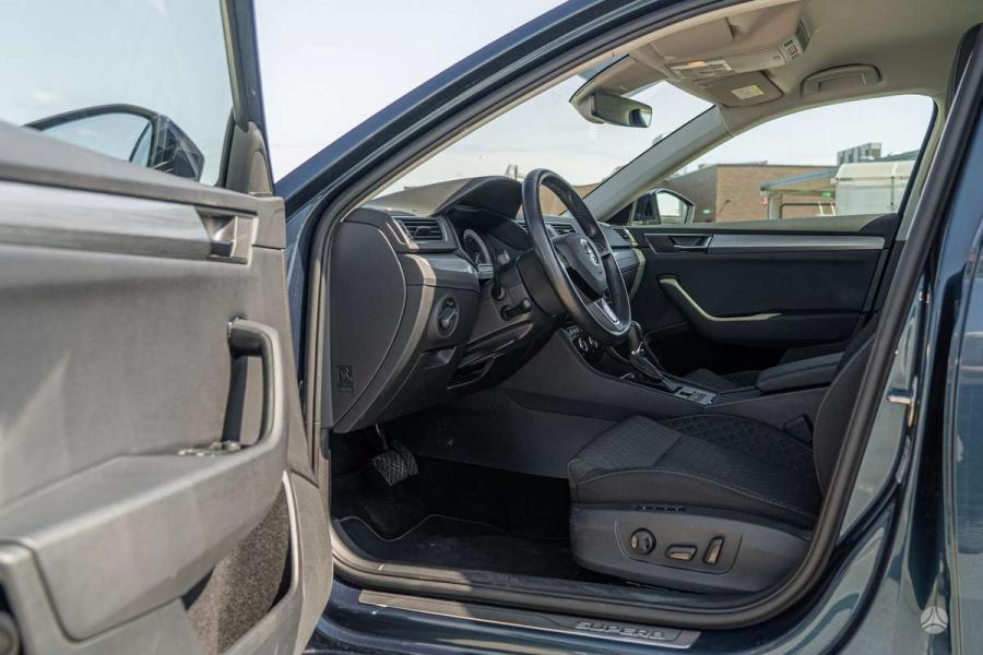 Blue Skoda SuperB 2019 in Vilnius, with an engine capacity of 1.60 L and mileage of 214 thousand km for 12000 €, photo 26 on AUTOMOTO.COM.LV