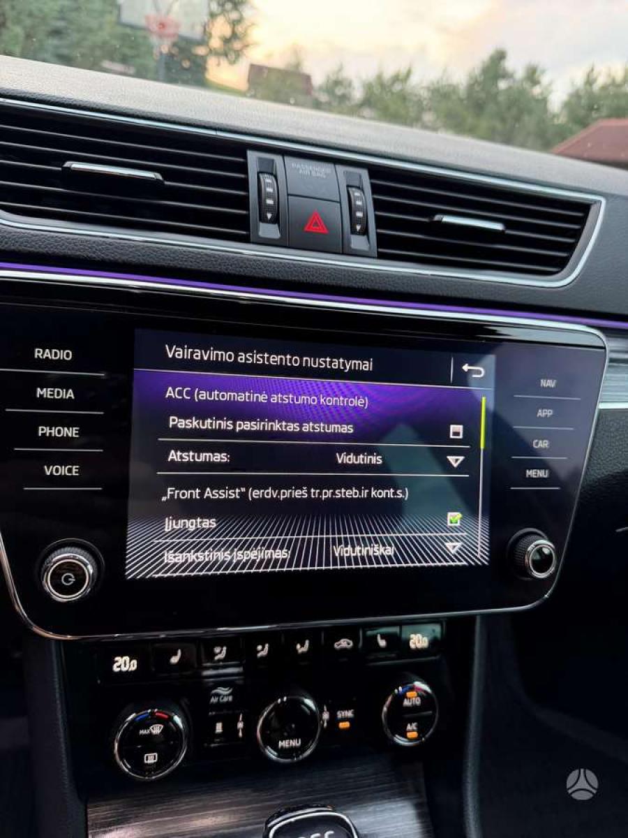 Zils Skoda SuperB 2020 Kelmė, ar dzinēja tilpumu 1.97 L un nobraukumu 333 tūkst. km par 11900 €, foto 29 vietnē AUTOMOTO.COM.LV