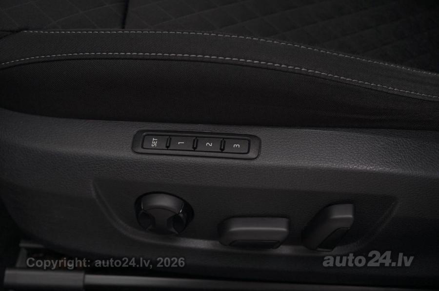 Zils Skoda SuperB 2020 Tallina, ar dzinēja tilpumu 2.00 L un nobraukumu 127 tūkst. km par 19890 €, foto 17 vietnē AUTOMOTO.COM.LV